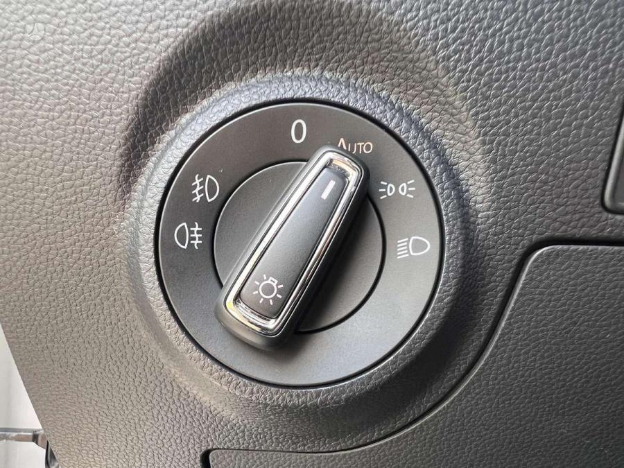 White SEAT Arona 2020 in Kaunas, with an engine capacity of 1.60 L and mileage of 203 thousand km for 11300 €, photo 37 on AUTOMOTO.COM.LV