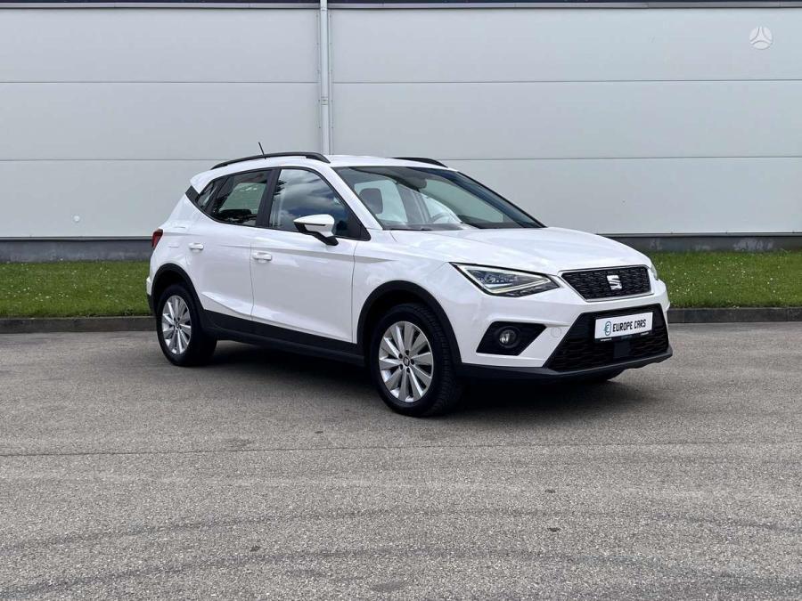 White SEAT Arona 2020 in Kaunas, with an engine capacity of 1.60 L and mileage of 203 thousand km for 11000 €, photo 1 on AUTOMOTO.COM.LV
