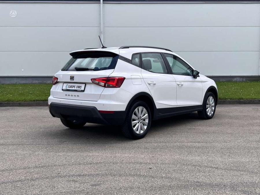 White SEAT Arona 2020 in Kaunas, with an engine capacity of 1.60 L and mileage of 203 thousand km for 11000 €, photo 5 on AUTOMOTO.COM.LV