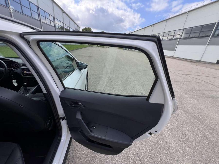 White SEAT Arona 2020 in Kaunas, with an engine capacity of 1.60 L and mileage of 203 thousand km for 11000 €, photo 18 on AUTOMOTO.COM.LV