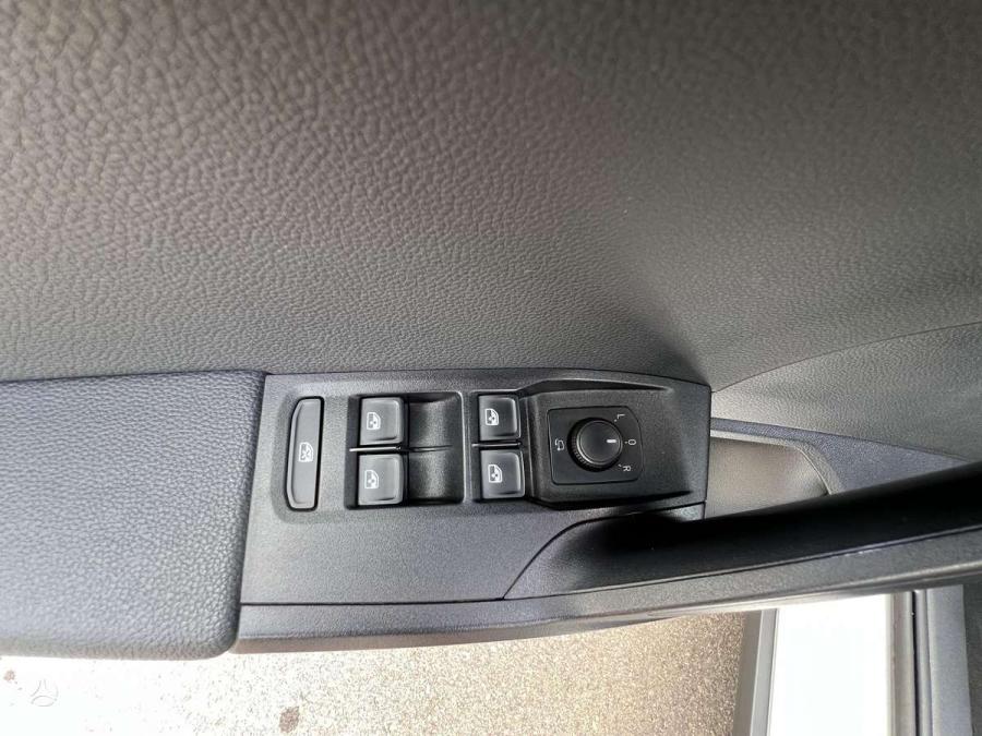 White SEAT Arona 2020 in Kaunas, with an engine capacity of 1.60 L and mileage of 203 thousand km for 11000 €, photo 24 on AUTOMOTO.COM.LV