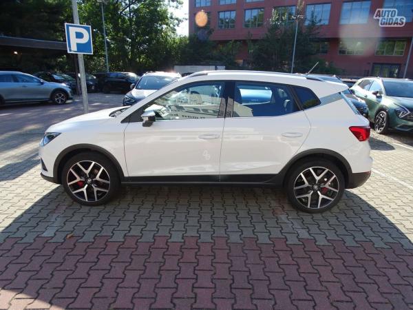 White SEAT Arona 2021 in Kaunas, with an engine capacity of 1.50 L and mileage of 48 thousand km for 23689 €, photo 3 on AUTOMOTO.COM.LV