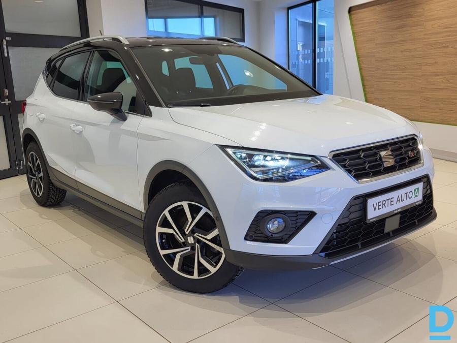 White SEAT Arona 2021 in Riga, with an engine capacity of 1.00 L and mileage of 52 thousand km for 15990 €, photo 1 on AUTOMOTO.COM.LV