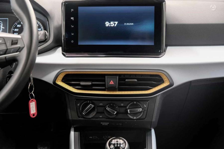 White SEAT Arona 2022 in Kaunas, with an engine capacity of 1.00 L and mileage of 148 thousand km for 9490 €, photo 11 on AUTOMOTO.COM.LV