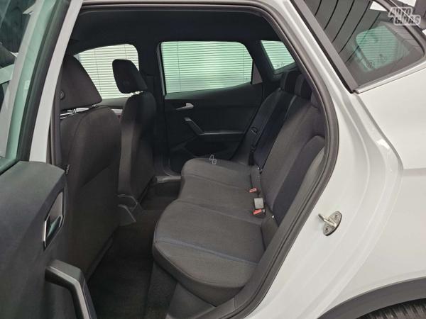 White SEAT Arona 2023 in Kaunas, with an engine capacity of 1.00 L and mileage of 22 thousand km for 22537 €, photo 6 on AUTOMOTO.COM.LV