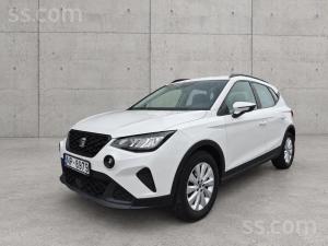 Белый Сеат Arona 2023 в Рига, объемом двигателя 1.00 л и пробегом 70 тыс. км за 13200 €, фото  на AUTOMOTO.COM.LV