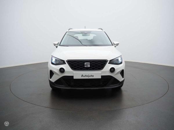 White SEAT Arona 2024 in Vilnius, with an engine capacity of 1.00 L and mileage of 38 thousand km for 19500 €, photo 2 on AUTOMOTO.COM.LV