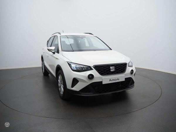 White SEAT Arona 2024 in Vilnius, with an engine capacity of 1.00 L and mileage of 38 thousand km for 19500 €, photo 3 on AUTOMOTO.COM.LV