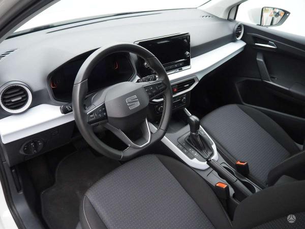 White SEAT Arona 2024 in Vilnius, with an engine capacity of 1.00 L and mileage of 38 thousand km for 19500 €, photo 9 on AUTOMOTO.COM.LV