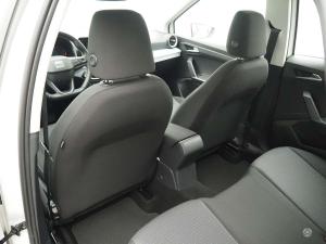 White SEAT Arona 2024 in Vilnius, with an engine capacity of 1.00 L and mileage of 38 thousand km for 19500 €, photo 21 on AUTOMOTO.COM.LV
