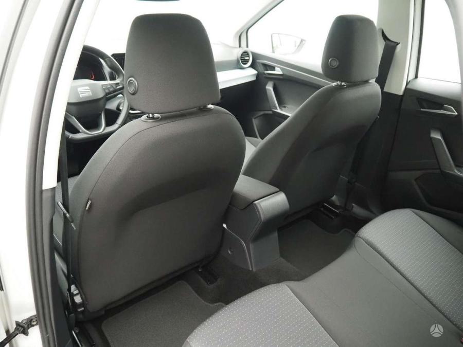 White SEAT Arona 2024 in Vilnius, with an engine capacity of 1.00 L and mileage of 38 thousand km for 19500 €, photo 21 on AUTOMOTO.COM.LV