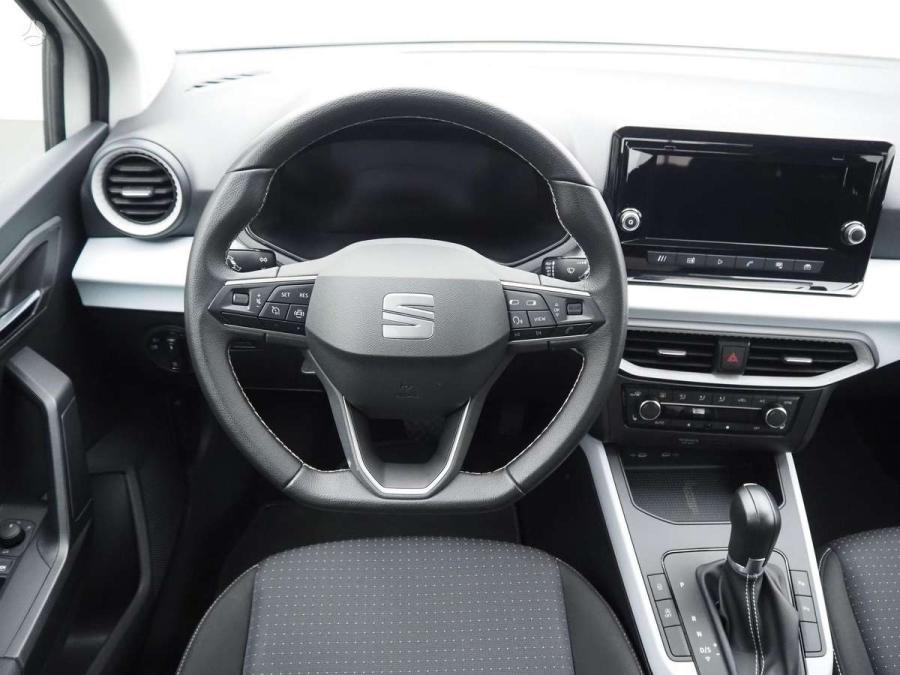 White SEAT Arona 2024 in Vilnius, with an engine capacity of 1.00 L and mileage of 38 thousand km for 19500 €, photo 25 on AUTOMOTO.COM.LV