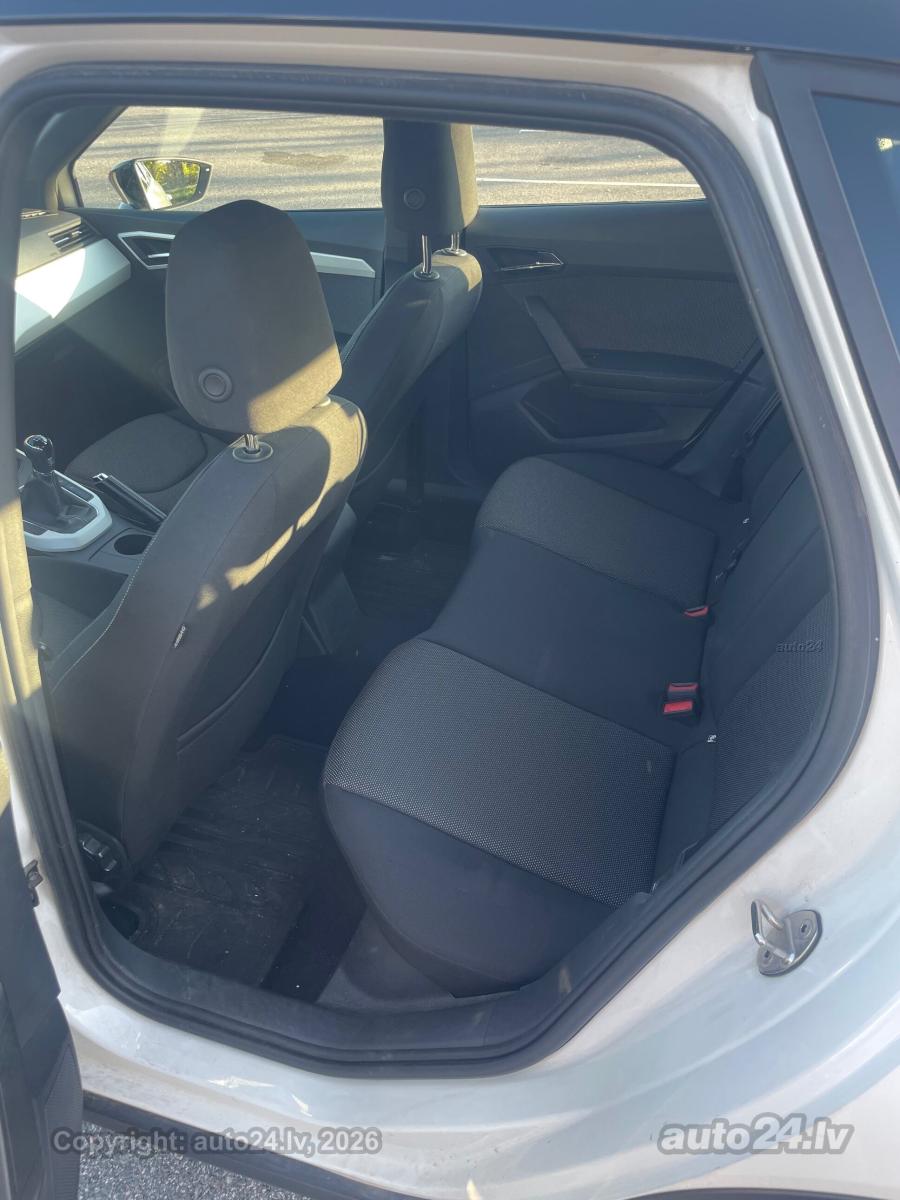 White SEAT Arona 2019 in Tallinn, with an engine capacity of 1.00 L and mileage of 163 thousand km for 8500 €, photo 7 on AUTOMOTO.COM.LV