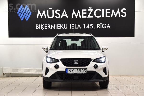 White SEAT Arona 2023 in Riga, with an engine capacity of 1.00 L and mileage of 82 thousand km for 12990 €, photo 2 on AUTOMOTO.COM.LV