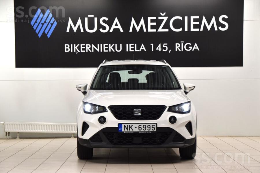 Белый Сеат Arona 2023 в Рига, объемом двигателя 1.00 л и пробегом 82 тыс. км за 12990 €, фото 3 на AUTOMOTO.COM.LV