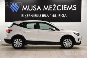 Белый Сеат Arona 2023 в Рига, объемом двигателя 1.00 л и пробегом 82 тыс. км за 12990 €, фото 5 на AUTOMOTO.COM.LV