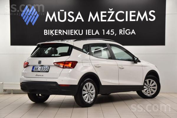 White SEAT Arona 2023 in Riga, with an engine capacity of 1.00 L and mileage of 82 thousand km for 12990 €, photo 6 on AUTOMOTO.COM.LV