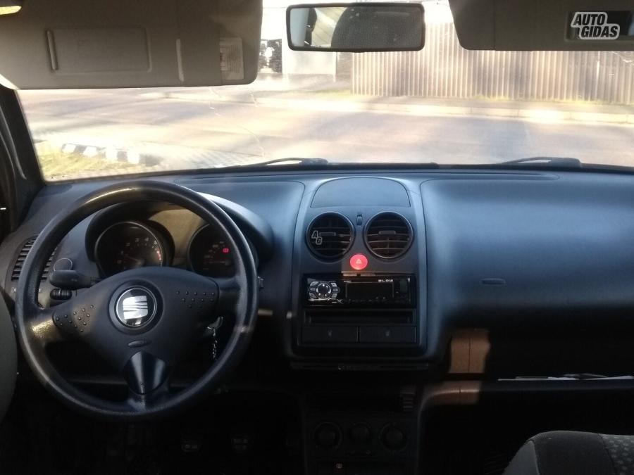 Melns SEAT Arosa 2005 Vilkaviškis, ar dzinēja tilpumu 1.00 L un nobraukumu 163 tūkst. km par 999 €, foto 11 vietnē AUTOMOTO.COM.LV