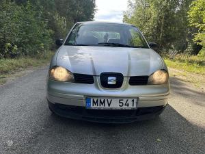 Pelēks SEAT Arosa 2004 Alīta, ar dzinēja tilpumu 1.00 L un nobraukumu 269 tūkst. km par 900 €, foto  vietnē AUTOMOTO.COM.LV