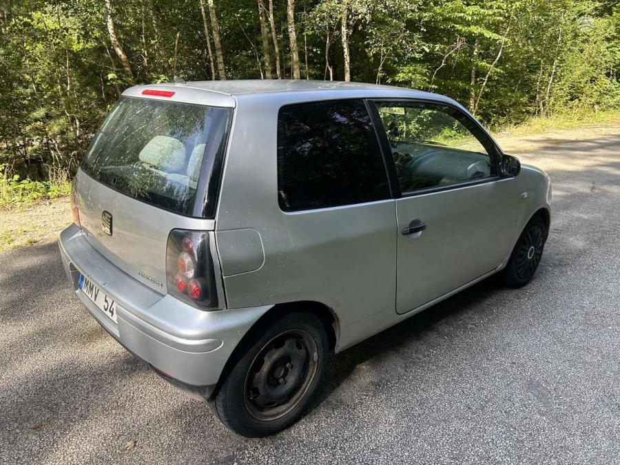 Grey SEAT Arosa 2004 in Alytus, with an engine capacity of 1.00 L and mileage of 269 thousand km for 900 €, photo 6 on AUTOMOTO.COM.LV