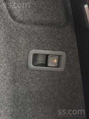 Black SEAT Ateca 2017 in Riga, with an engine capacity of 2.00 L and mileage of 163 thousand km for 15500 €, photo 16 on AUTOMOTO.COM.LV