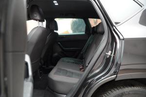 Black SEAT Ateca 2018 in Peetri, with an engine capacity of 1.40 L and mileage of 94 thousand km for 19400 €, photo 10 on AUTOMOTO.COM.LV