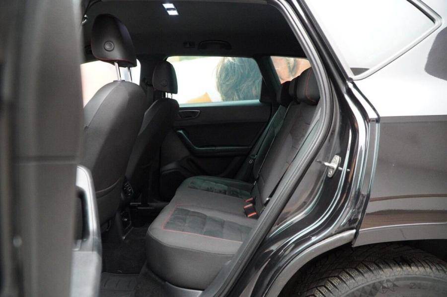 Black SEAT Ateca 2018 in Peetri, with an engine capacity of 1.40 L and mileage of 94 thousand km for 19400 €, photo 10 on AUTOMOTO.COM.LV