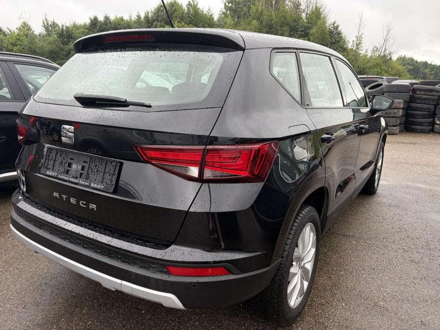 Black SEAT Ateca 2018 in Utena, with an engine capacity of 1.60 L and mileage of 77 thousand km for 12200 €, photo 4 on AUTOMOTO.COM.LV