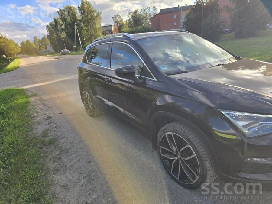 Black SEAT Ateca 2018 in Jelgava, with an engine capacity of 1.60 L and mileage of 217 thousand km for 13500 €, photo 4 on AUTOMOTO.COM.LV