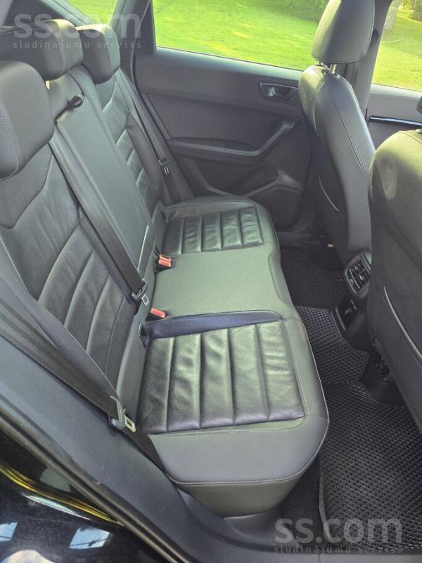 SEAT Ateca 2018 in Jelgava on AUTOMOTO.COM.LV Black SEAT Ateca 2018 in Jelgava, with an engine capacity of 1.60 L and mileage of 217 thousand km for 13500 ā¬, photo 8 on AUTOMOTO.COM.LV