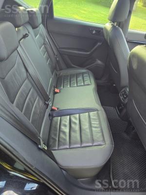 Black SEAT Ateca 2018 in Jelgava, with an engine capacity of 1.60 L and mileage of 217 thousand km for 13500 €, photo 8 on AUTOMOTO.COM.LV
