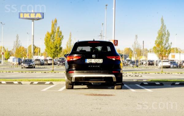 Black SEAT Ateca 2018 in Riga, with an engine capacity of 1.60 L and mileage of 217 thousand km for 13990 €, photo 8 on AUTOMOTO.COM.LV