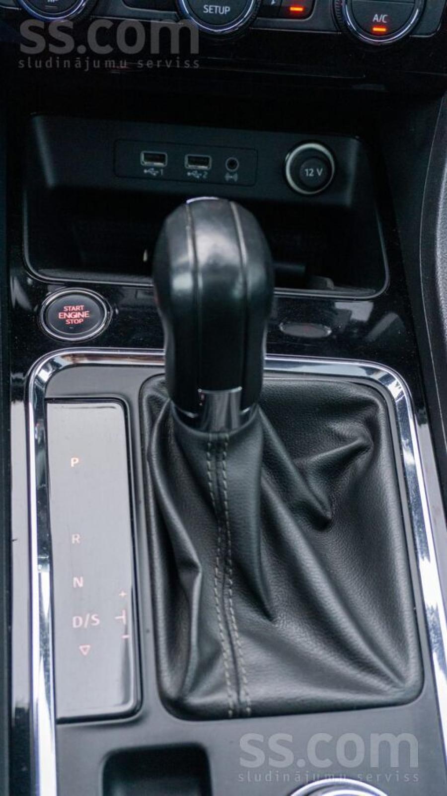 Black SEAT Ateca 2018 in Riga, with an engine capacity of 1.60 L and mileage of 217 thousand km for 13990 €, photo 17 on AUTOMOTO.COM.LV