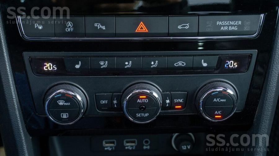 Black SEAT Ateca 2018 in Riga, with an engine capacity of 1.60 L and mileage of 217 thousand km for 13990 €, photo 19 on AUTOMOTO.COM.LV