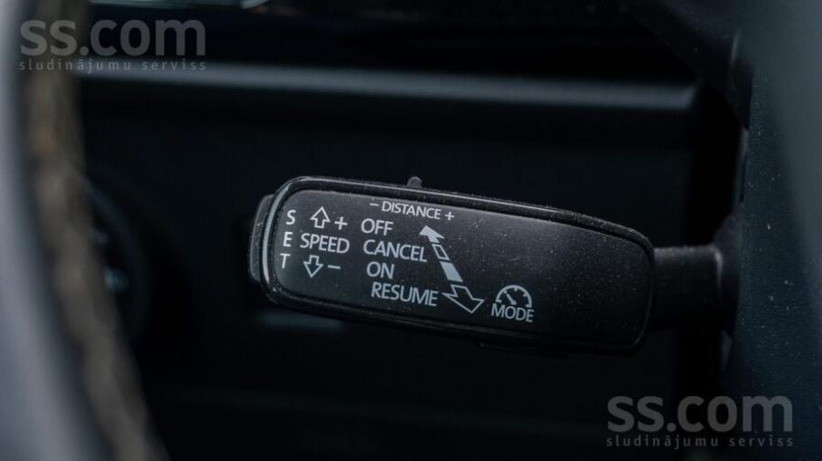 Black SEAT Ateca 2018 in Riga, with an engine capacity of 1.60 L and mileage of 217 thousand km for 13990 €, photo 24 on AUTOMOTO.COM.LV