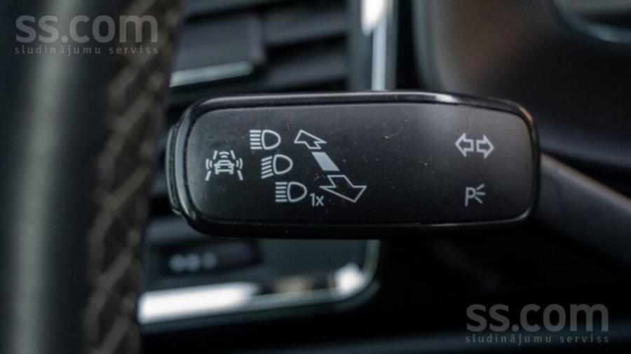 Black SEAT Ateca 2018 in Riga, with an engine capacity of 1.60 L and mileage of 217 thousand km for 13990 €, photo 25 on AUTOMOTO.COM.LV