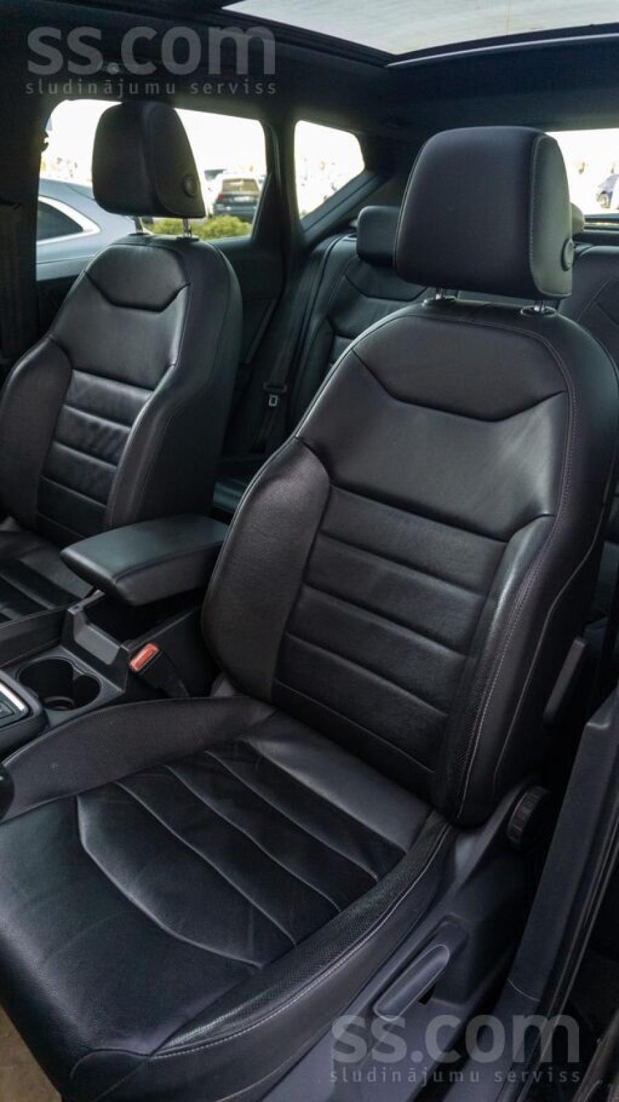 Black SEAT Ateca 2018 in Riga, with an engine capacity of 1.60 L and mileage of 217 thousand km for 13990 €, photo 30 on AUTOMOTO.COM.LV