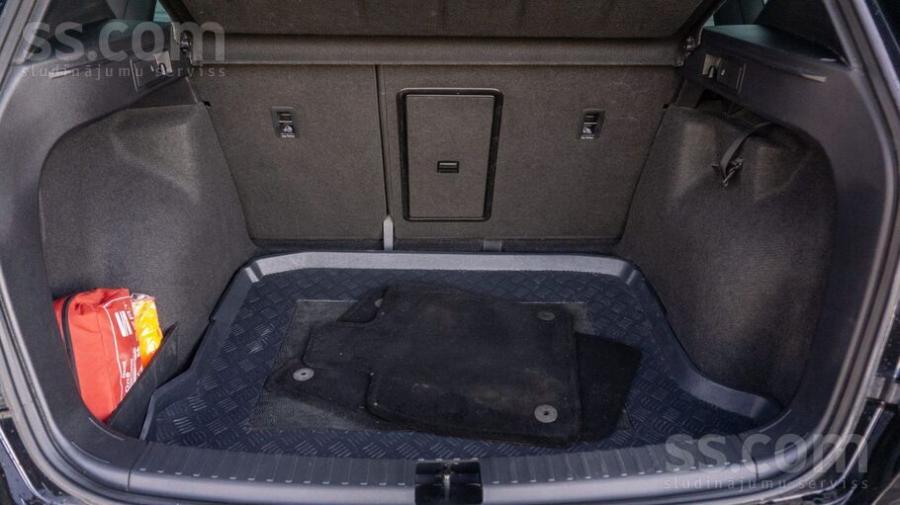 Black SEAT Ateca 2018 in Riga, with an engine capacity of 1.60 L and mileage of 217 thousand km for 13990 €, photo 33 on AUTOMOTO.COM.LV