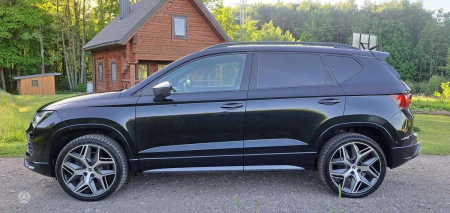 Melns SEAT Ateca 2021 Alīta, ar dzinēja tilpumu 1.50 L un nobraukumu 69 tūkst. km par 18900 €, foto 6 vietnē AUTOMOTO.COM.LV