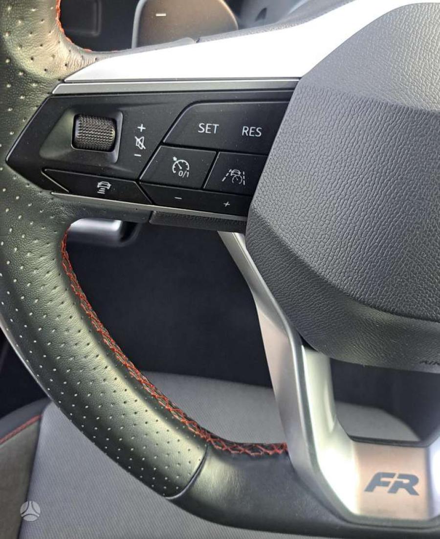 Melns SEAT Ateca 2021 Alīta, ar dzinēja tilpumu 1.50 L un nobraukumu 69 tūkst. km par 18900 €, foto 25 vietnē AUTOMOTO.COM.LV
