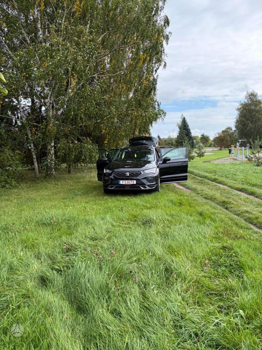 Black SEAT Ateca 2022 in Panevezys, with an engine capacity of 1.50 L and mileage of 188 thousand km for 17450 €, photo 4 on AUTOMOTO.COM.LV