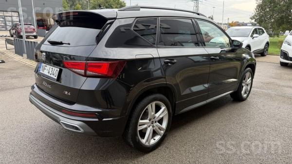 SEAT Ateca 2022 in Riga on AUTOMOTO.COM.LV Black SEAT Ateca 2022 in Riga, with an engine capacity of 2.00 L and mileage of 83 thousand km for 20900 €, photo 6 on AUTOMOTO.COM.LV