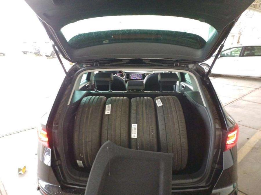 Black SEAT Ateca 2023 in Vilnius, with an engine capacity of 1.50 L and mileage of 100 thousand km for 21660 €, photo 13 on AUTOMOTO.COM.LV