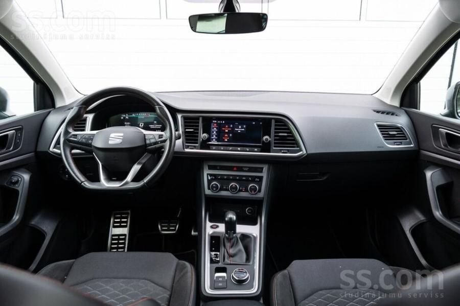 Black SEAT Ateca 2023 in Riga, with an engine capacity of 1.50 L and mileage of 102 thousand km for 20950 €, photo 10 on AUTOMOTO.COM.LV