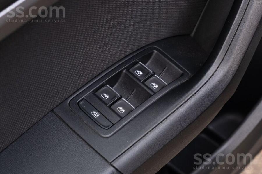 Black SEAT Ateca 2023 in Riga, with an engine capacity of 1.50 L and mileage of 102 thousand km for 20950 €, photo 19 on AUTOMOTO.COM.LV