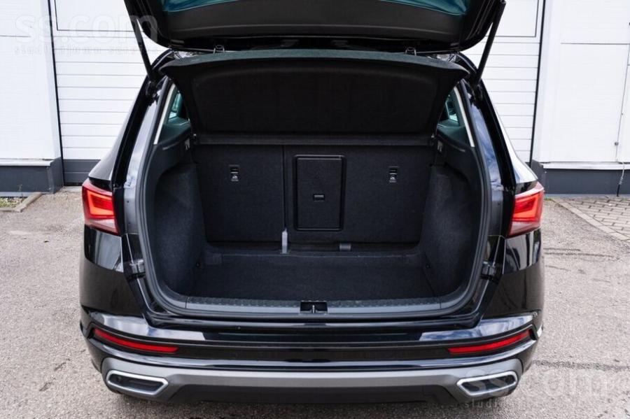 Black SEAT Ateca 2023 in Riga, with an engine capacity of 1.50 L and mileage of 102 thousand km for 20950 €, photo 20 on AUTOMOTO.COM.LV