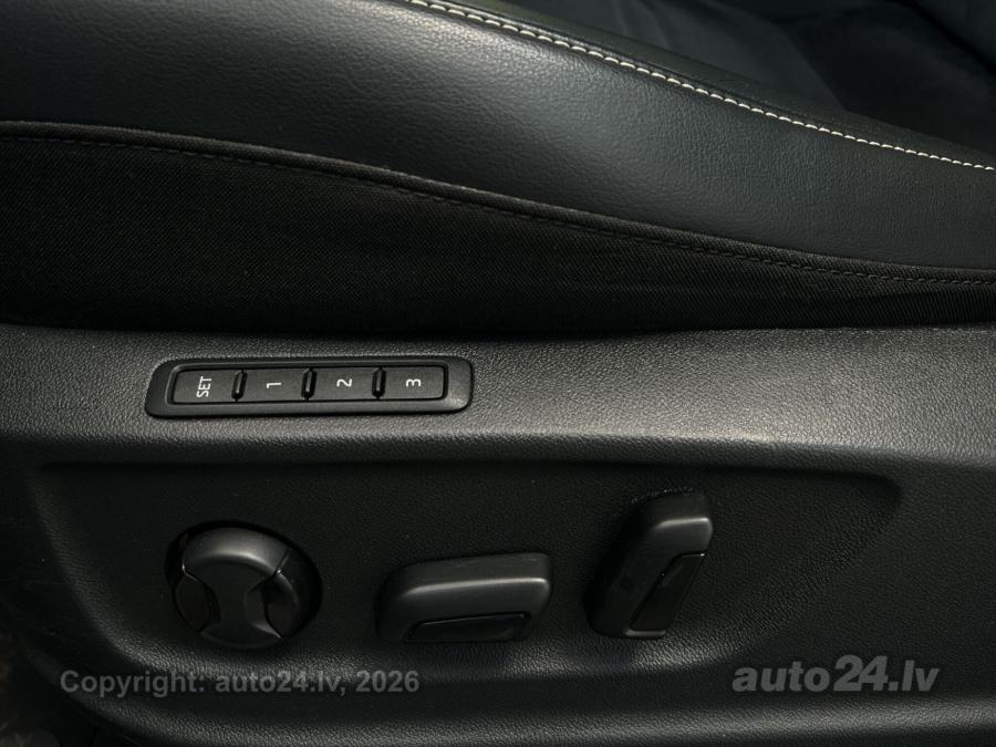 Blue SEAT Ateca 2021 in Parnu, with an engine capacity of 2.00 L and mileage of 117 thousand km for 19900 €, photo 9 on AUTOMOTO.COM.LV