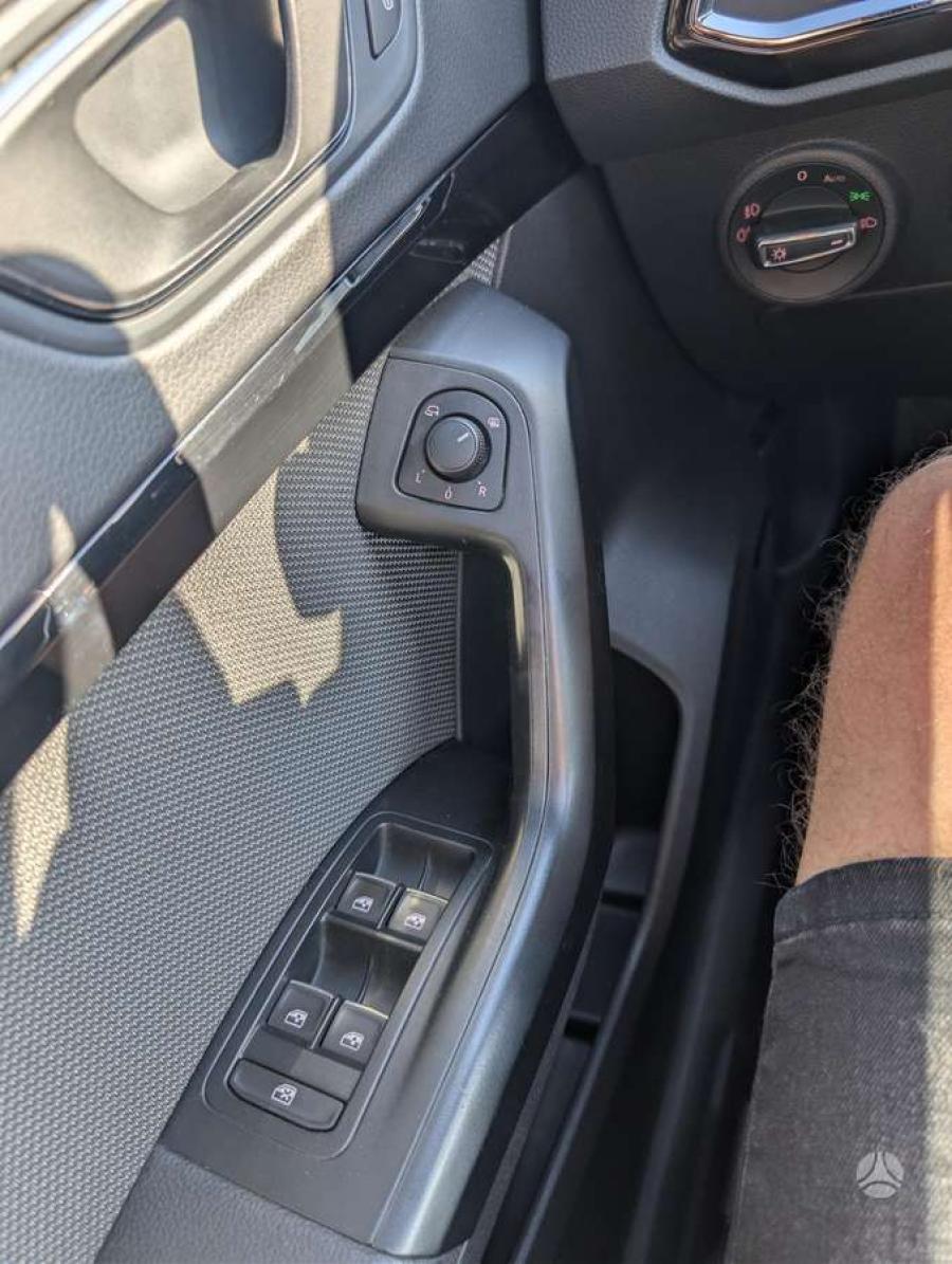 Brown SEAT Ateca 2017 in Vilnius, with an engine capacity of 1.97 L and mileage of 200 thousand km for 14500 €, photo 15 on AUTOMOTO.COM.LV