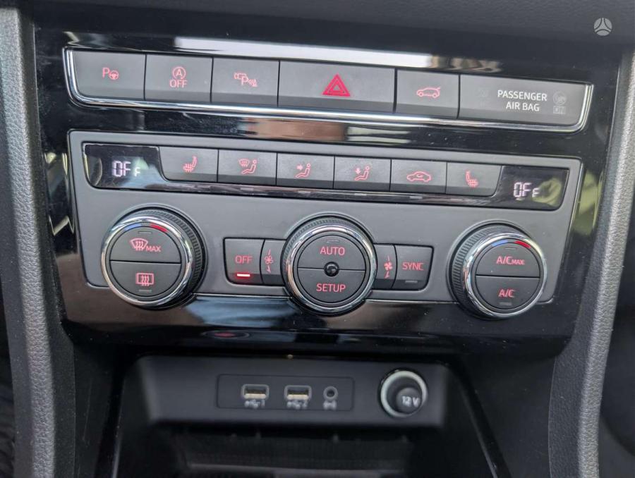 Brown SEAT Ateca 2017 in Vilnius, with an engine capacity of 1.97 L and mileage of 200 thousand km for 14500 €, photo 30 on AUTOMOTO.COM.LV