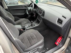 Brown SEAT Ateca 2017 in Raseiniai, with an engine capacity of 1.60 L and mileage of 303 thousand km for 9300 €, photo 12 on AUTOMOTO.COM.LV